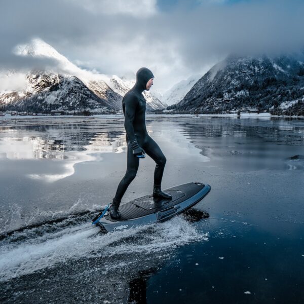 Surf All Year on Your Radinn Electric Jetboard - The Watercraft Journal ...