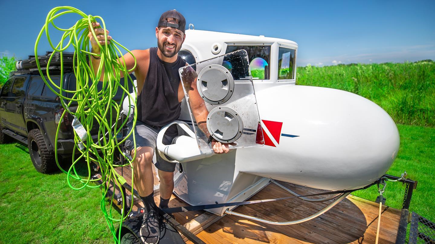 Video: Jiggin’ with Jordan Tests His Personal Submarine - The ...