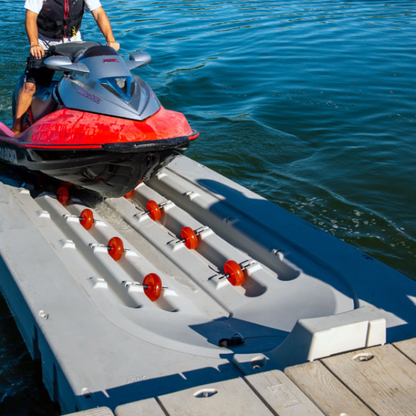 Video: Jet Tech's Guide to Jet Ski Pontoon Maneuvering - The Watercraft ...